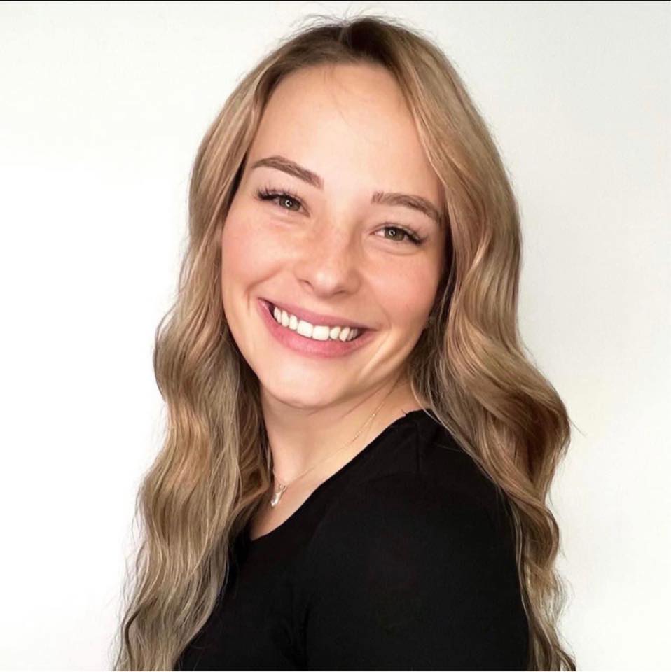 Laura Halley's Instagram, Twitter & Facebook on IDCrawl